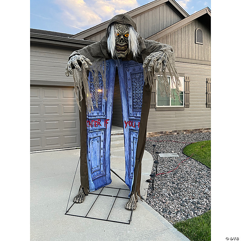 10' Animated Looming Ghoul Archway Prop | Halloween Express