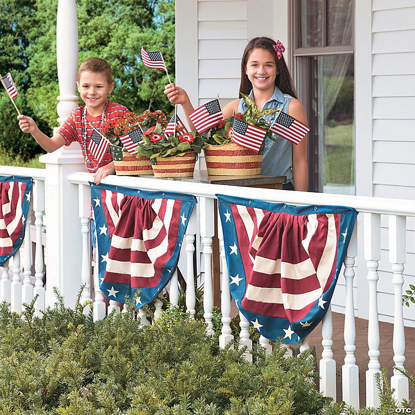 39" x 21" Vintage Americana Canvas Bunting | Halloween Express